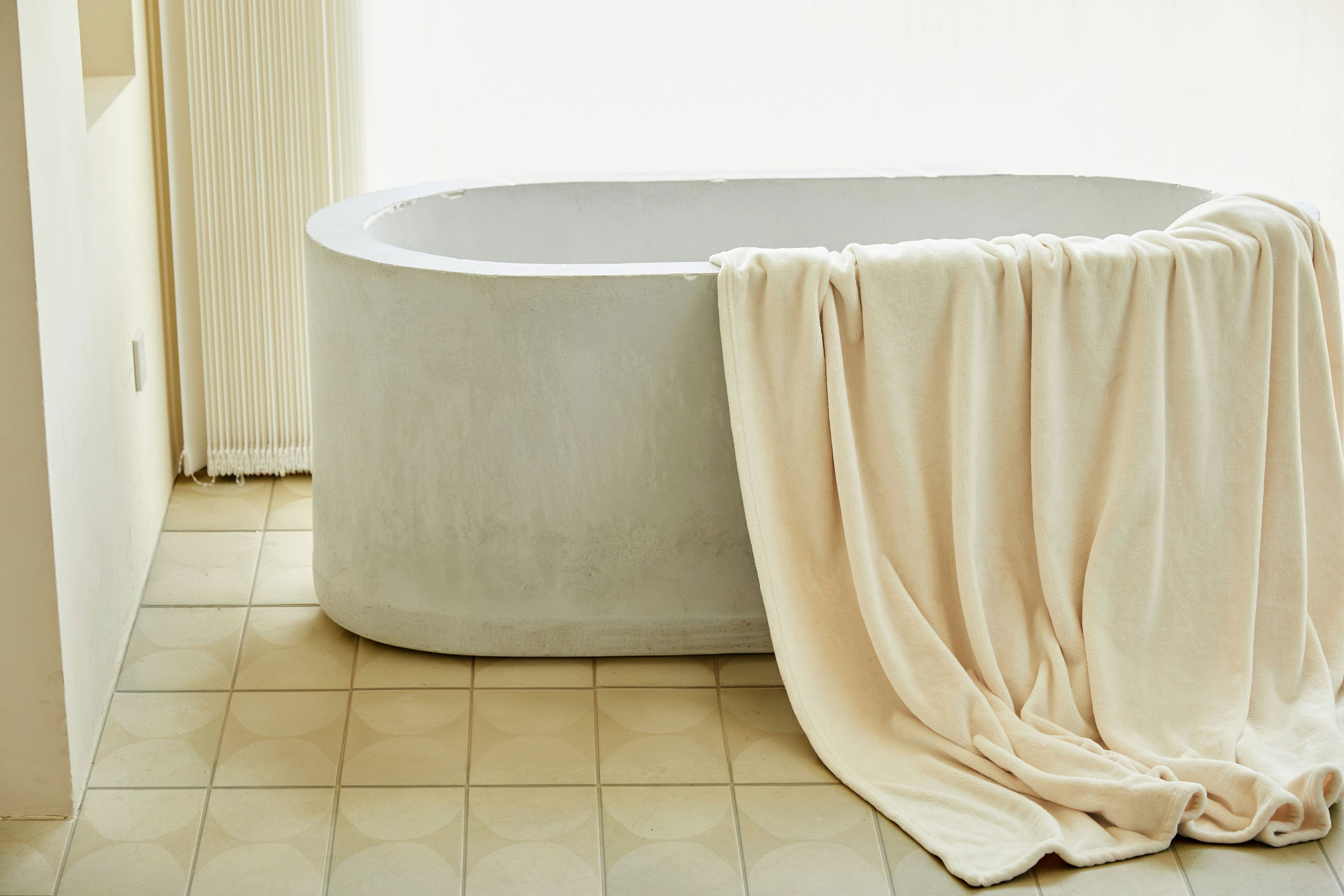 Geo Dew White 8"x8" – Clay Imports