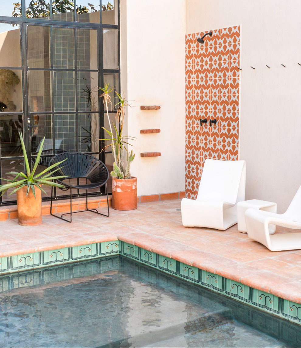 Relief Conectada Jade Pool Waterline - Clay Imports