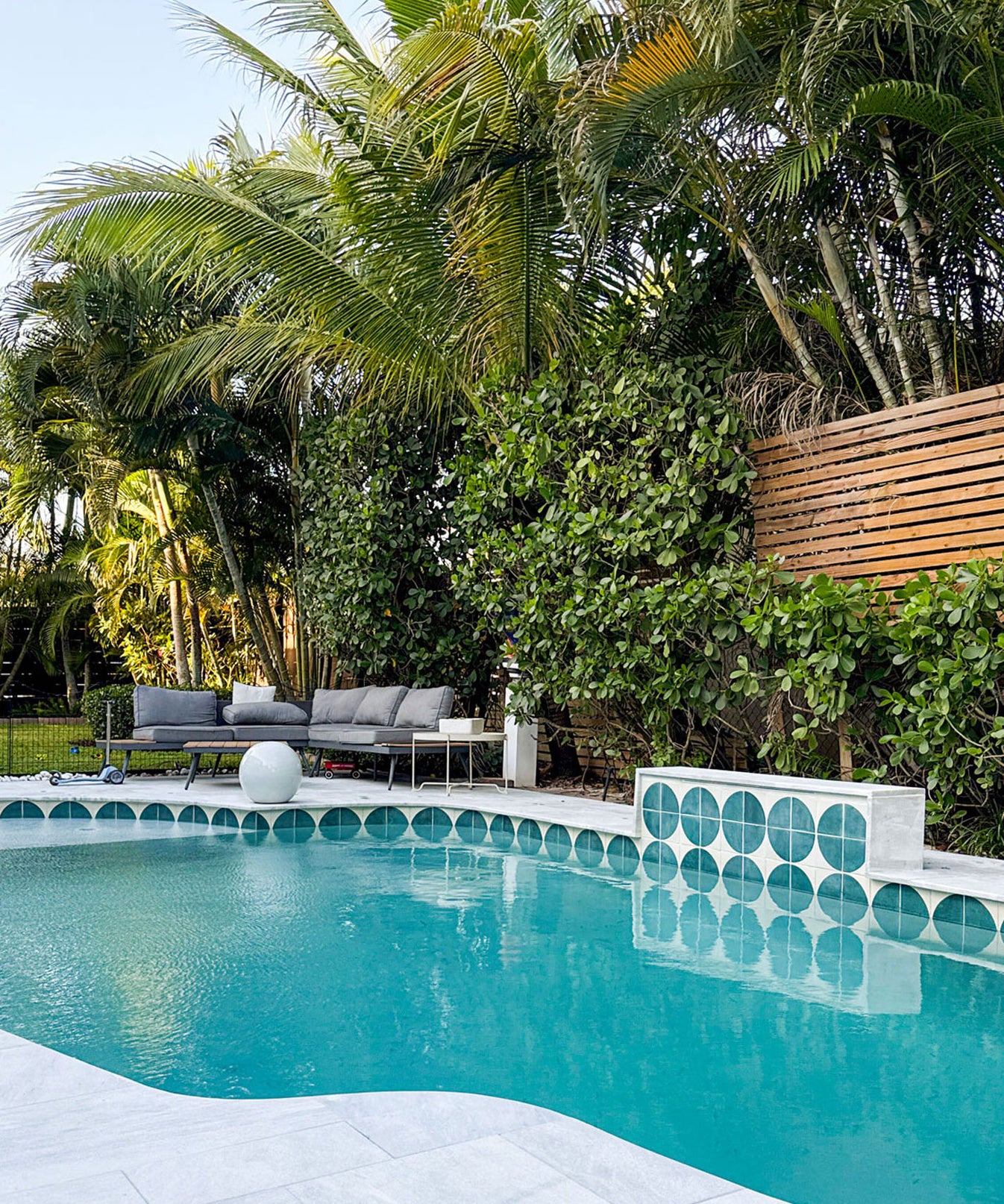 Champagne Quarter Circle Pool Waterline - Clay Imports
